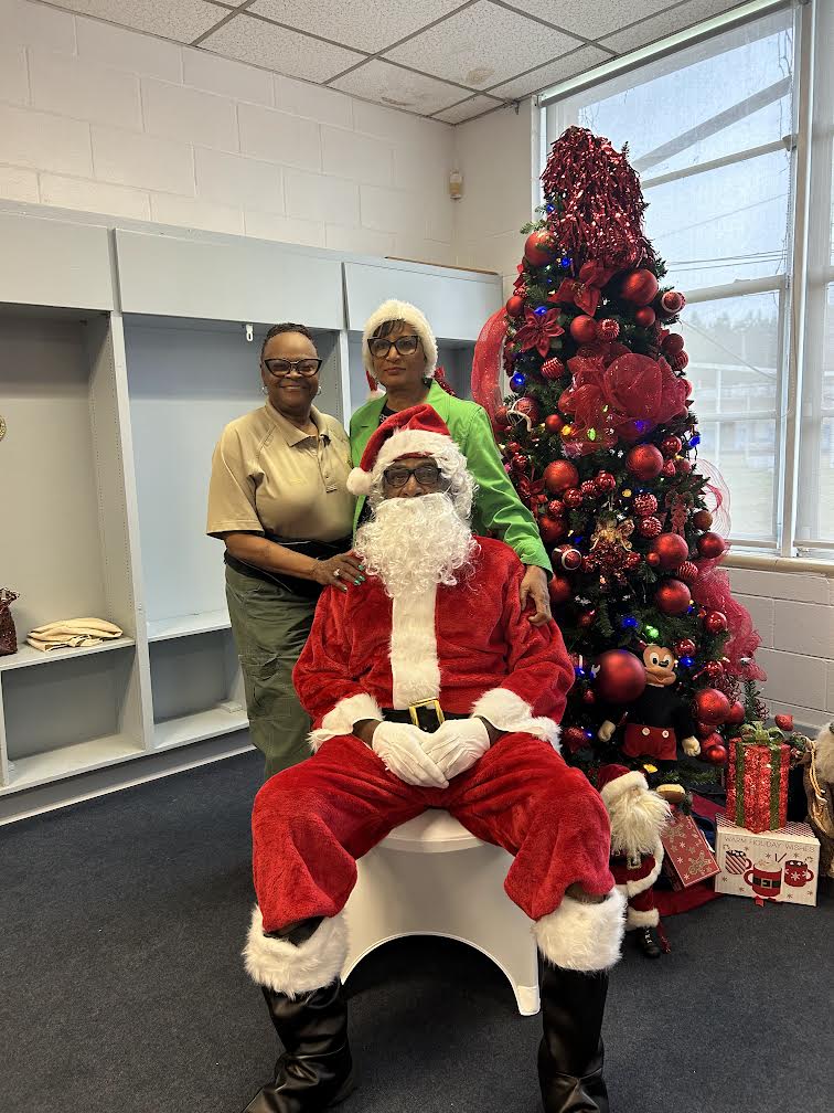 LEGENDS Bingo sponsor breakfast with Sheriff Santa – Greene County Democrat